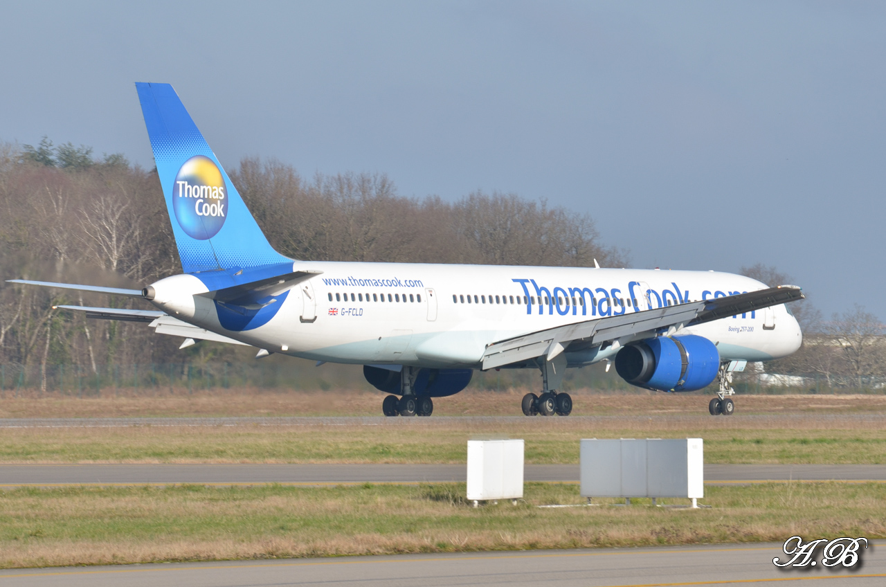 [17/02/2013] Boeing B752 Thomas Cook UK + B738 Smartwings + MD83 Swiftair
