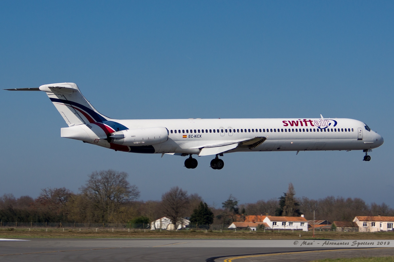 [17/02/2013] Boeing B752 Thomas Cook UK + B738 Smartwings + MD83 Swiftair