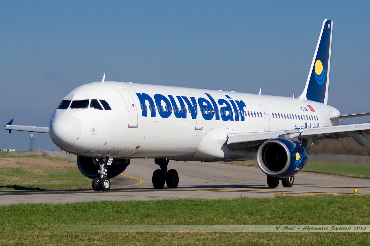 [17/02/2013] Boeing B752 Thomas Cook UK + B738 Smartwings + MD83 Swiftair