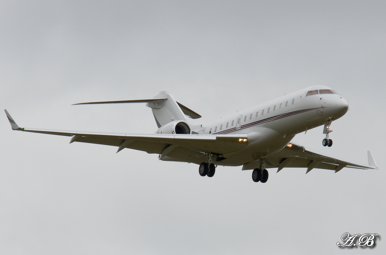 [04/03/2013] Bombardier Global 6000 (CS-GLA) Netjets Europe
