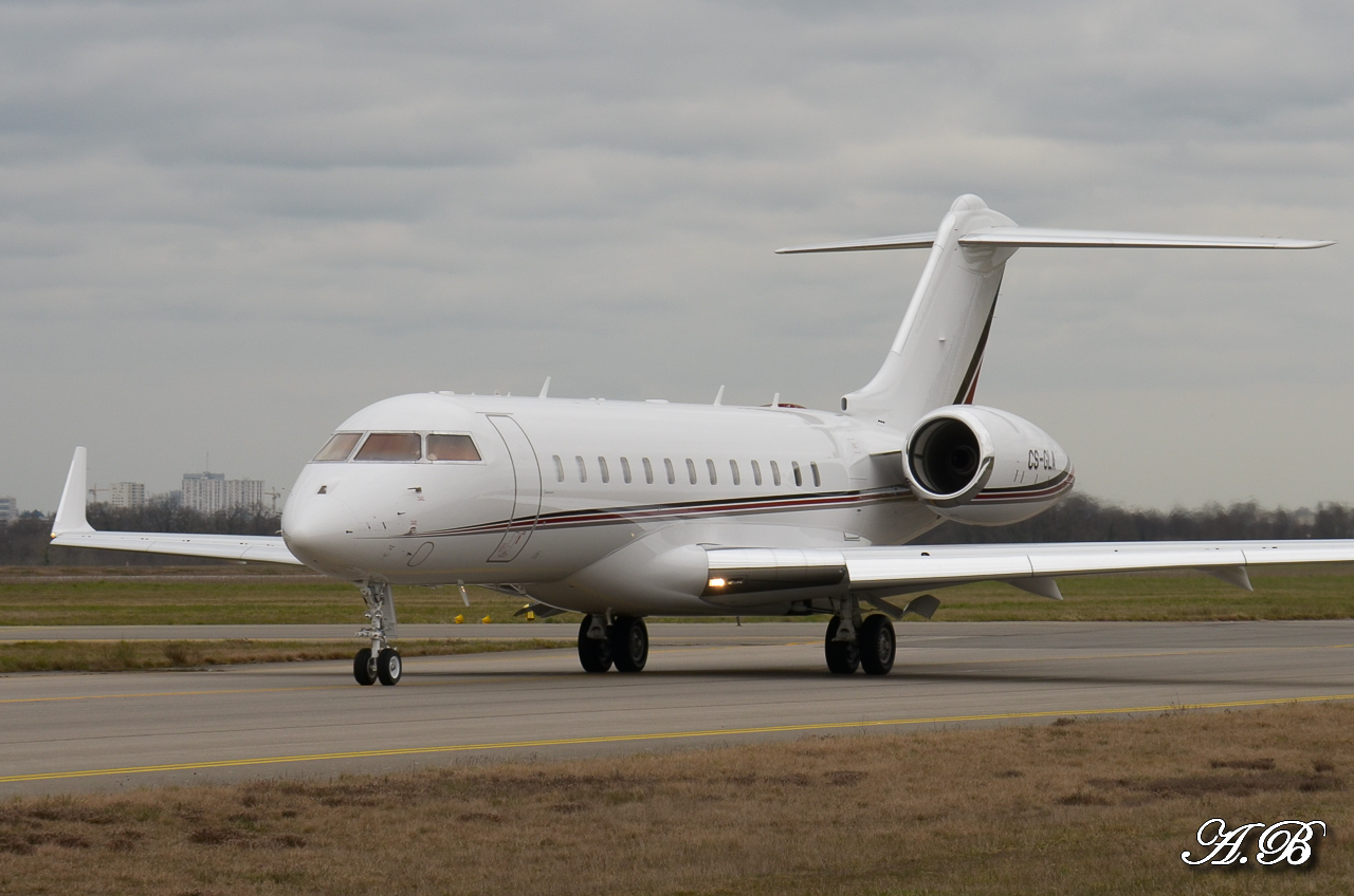 [04/03/2013] Bombardier Global 6000 (CS-GLA) Netjets Europe
