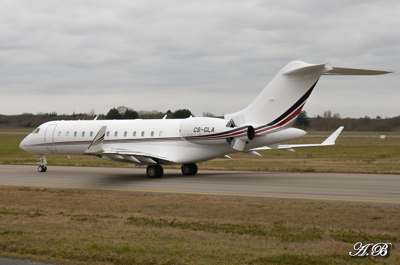 [04/03/2013] Bombardier Global 6000 (CS-GLA) Netjets Europe