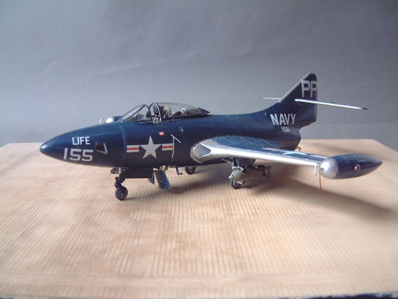 [Trumpeter] F9F 2P "Panther" - 1/48e