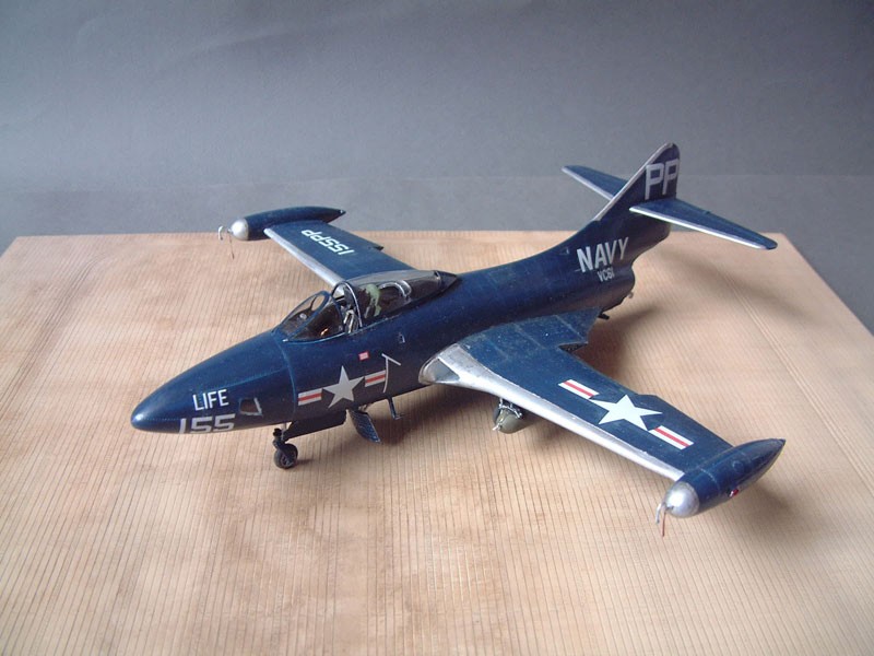 [Trumpeter] F9F 2P "Panther" - 1/48e