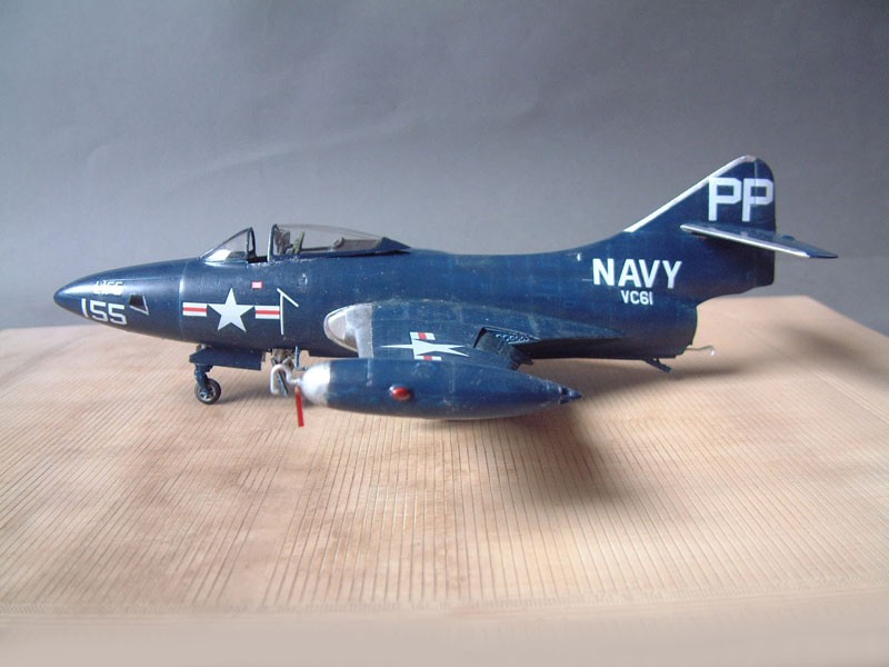 [Trumpeter] F9F 2P "Panther" - 1/48e