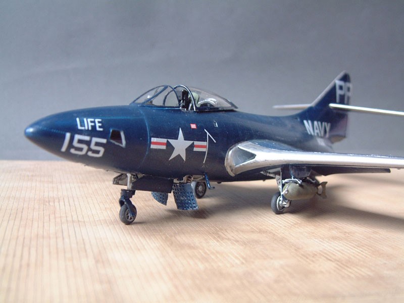 [Trumpeter] F9F 2P "Panther" - 1/48e
