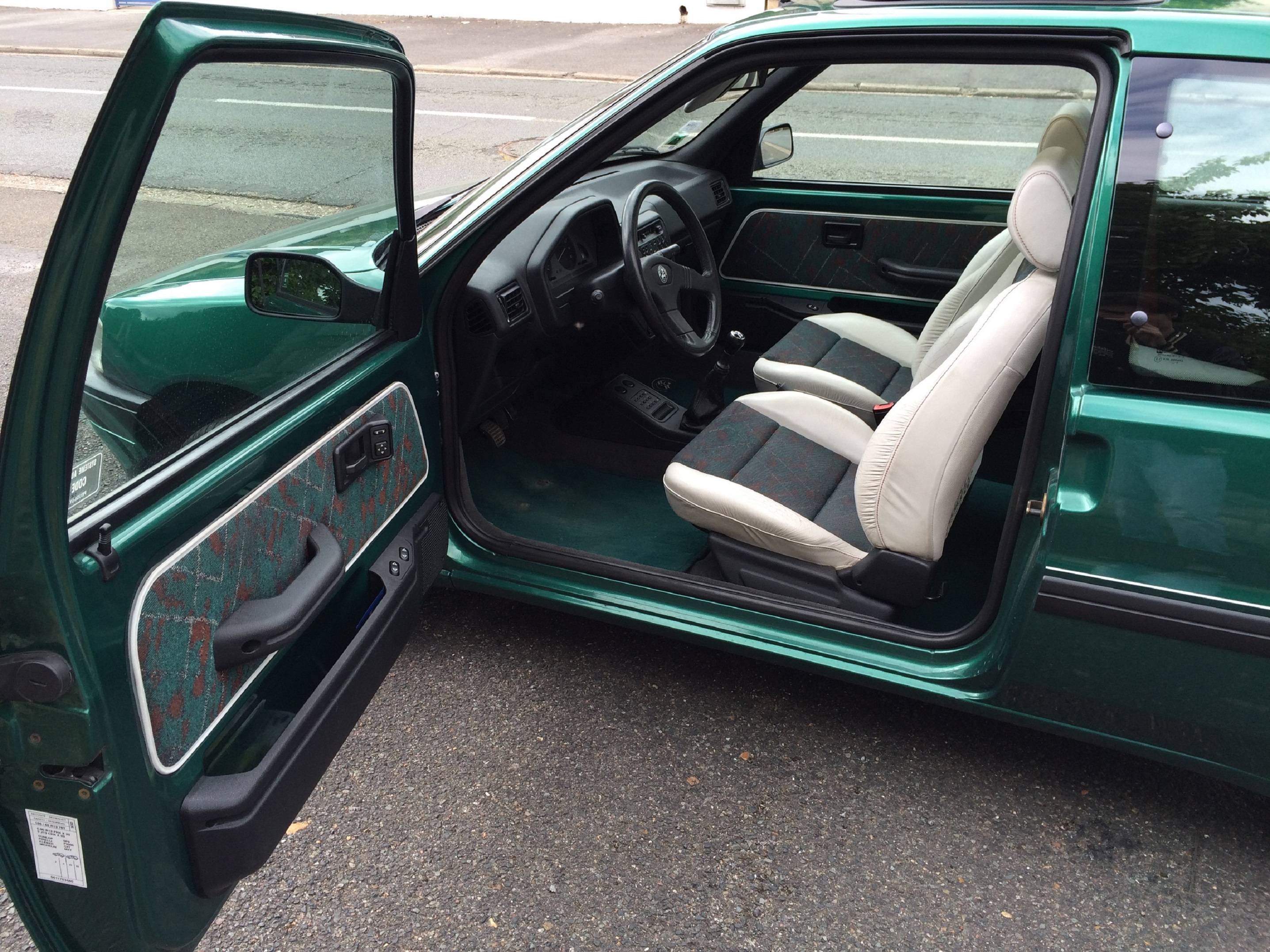 Peugeot 106 Roland Garros millesime 96