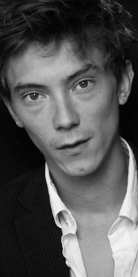 Sylvain Rouge - Saltimbanque - Swann Arlaud