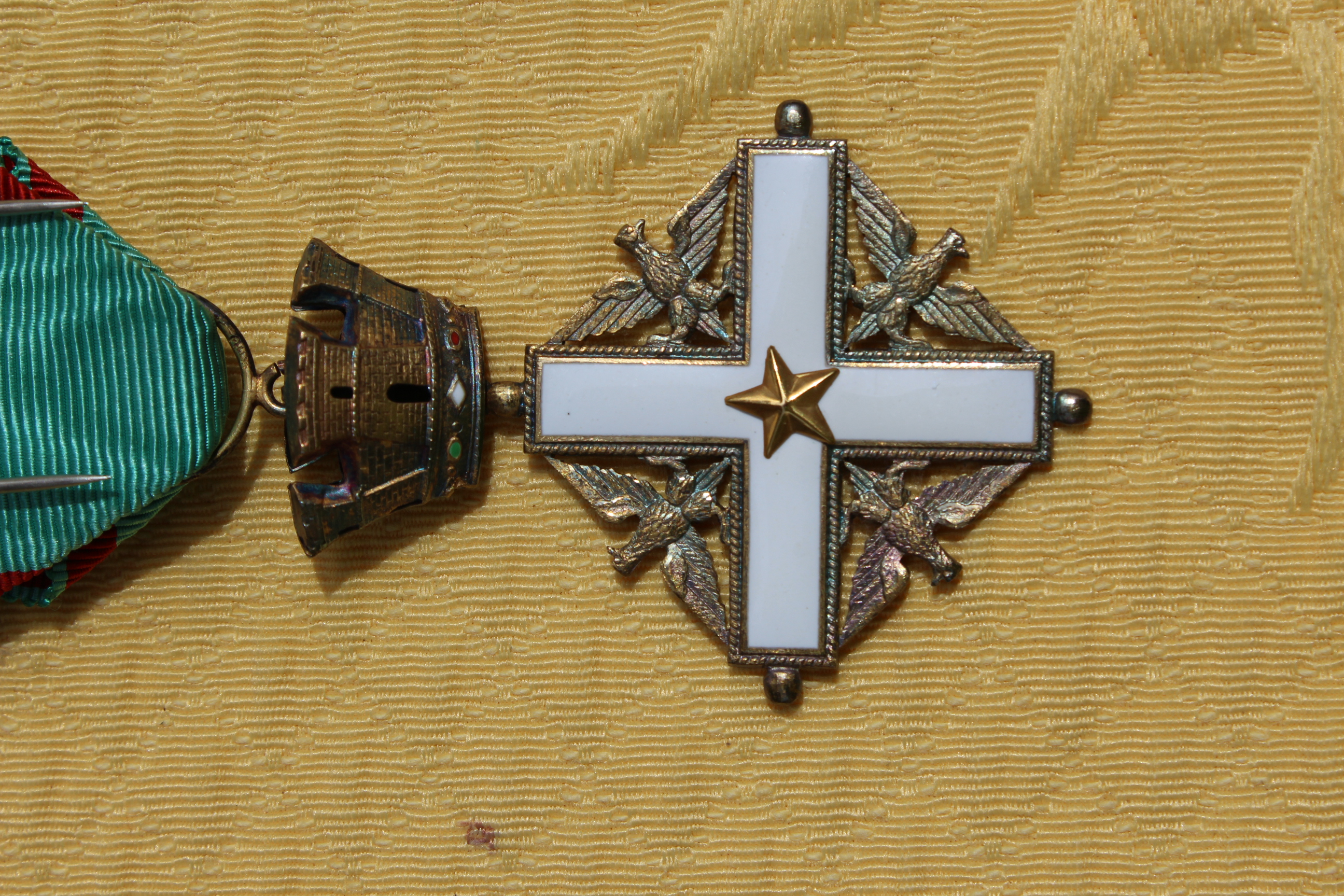 Photo IMG_6369 de l'album SUPERBE ETAT MEDAILLE ORDRE DU MERITE DE LA ...