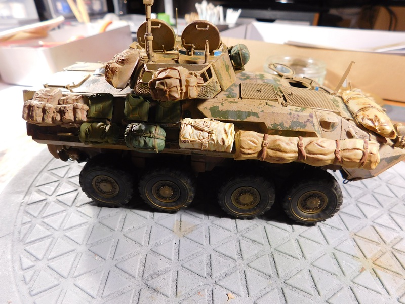 * 1/35 - LAV A2 - Trumpeter