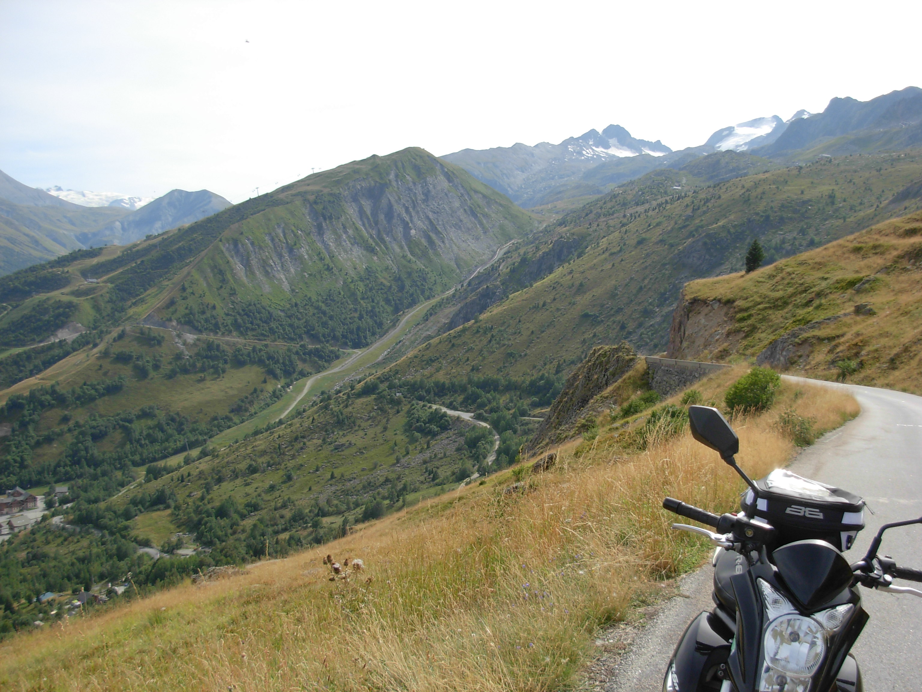 Photo 12_une route etroite et sinueuse de l'album Kawette_Galibier